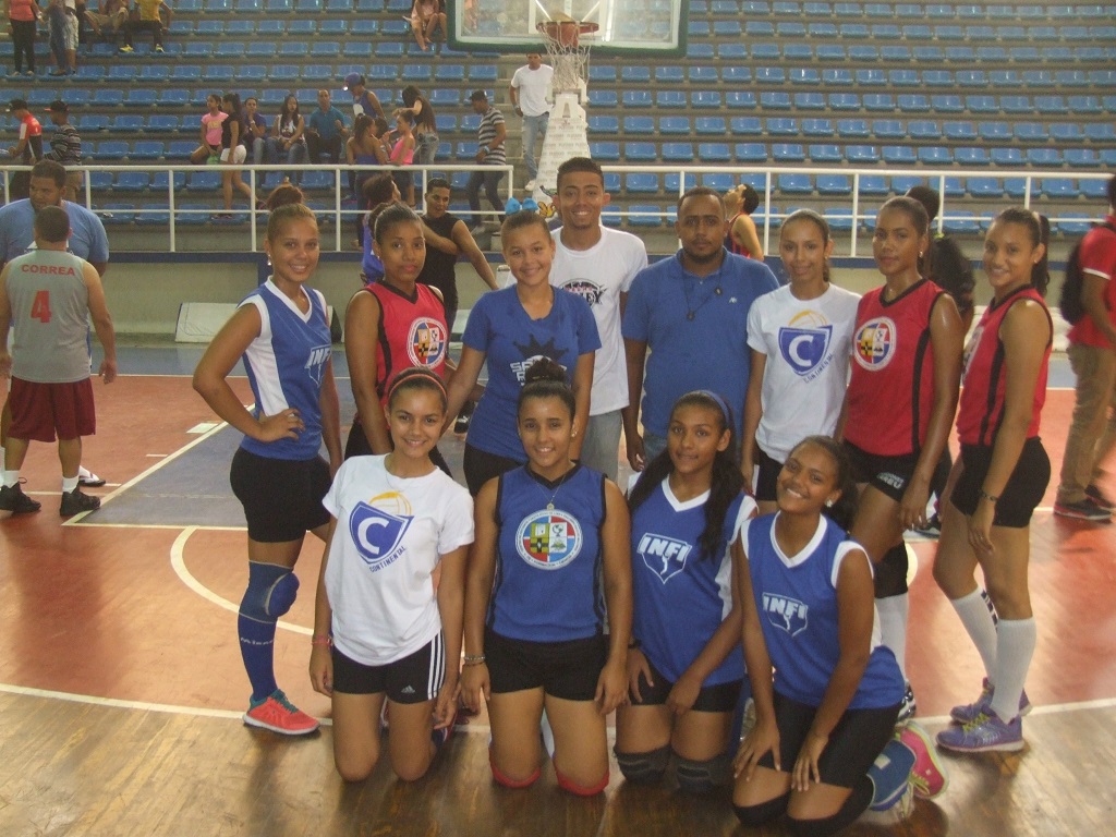 Sexteto Cosiris Rodríguez gana juego estrellas