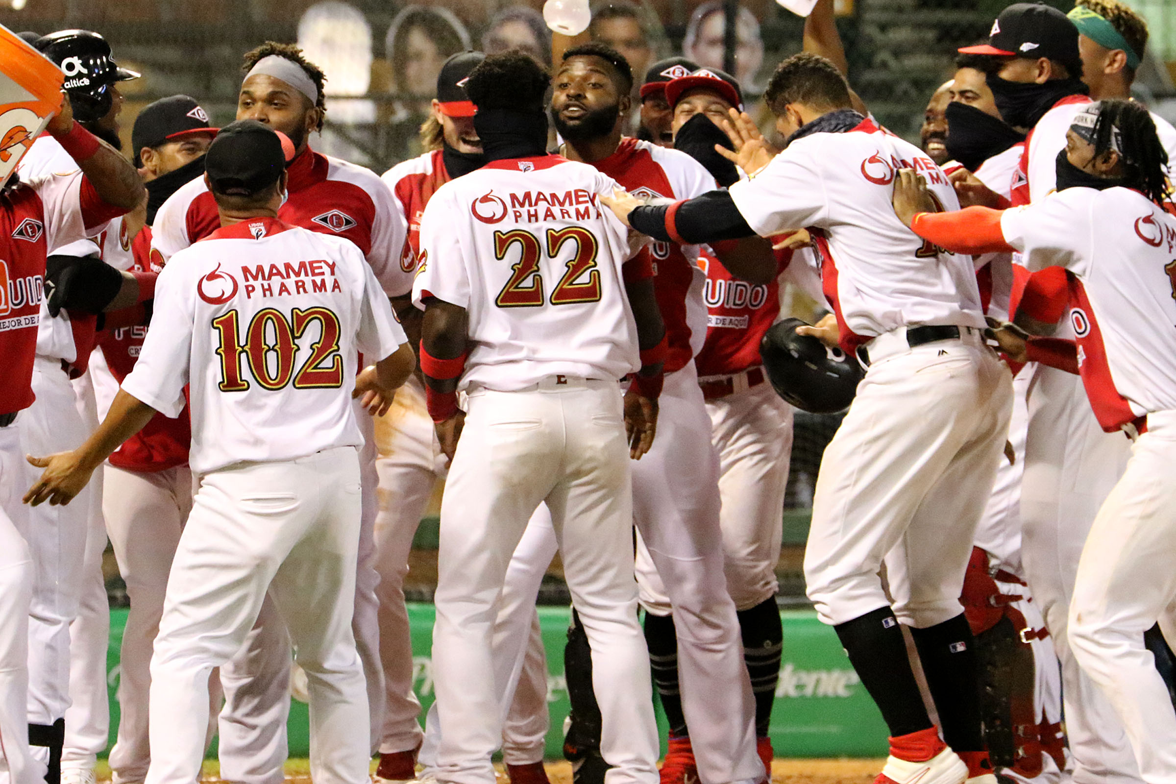 Polanco deja en el terreno a las Estrellas; Mercedes da triunfo a Licey ...