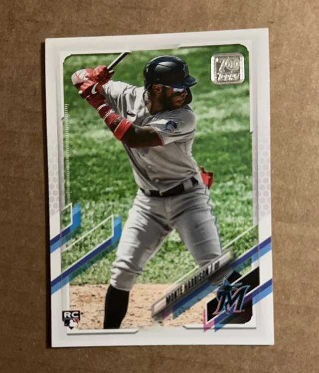 CollX: Scan sports cards to find out what they’re worth