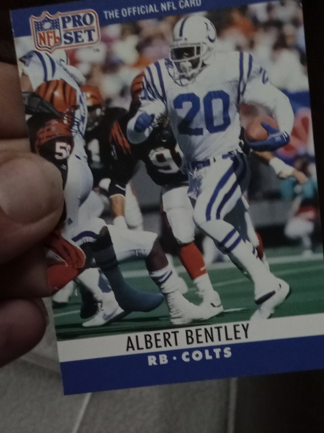 CollX: Scan sports cards to find out what they’re worth