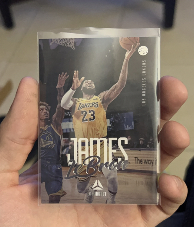 CollX: Scan sports cards to find out what they’re worth