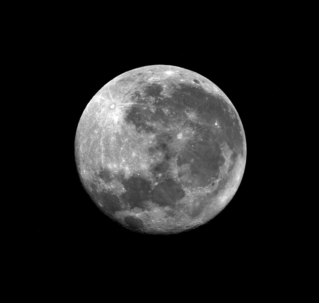 Celebrate the Apollo 11 Moon Landing with These Stellar Moon Shots