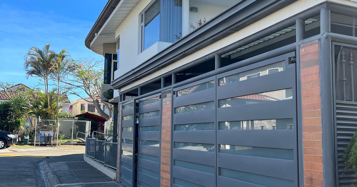 Casa en Venta en Residencial Pueblo del Rey, San Vicente, Santo Domingo ...