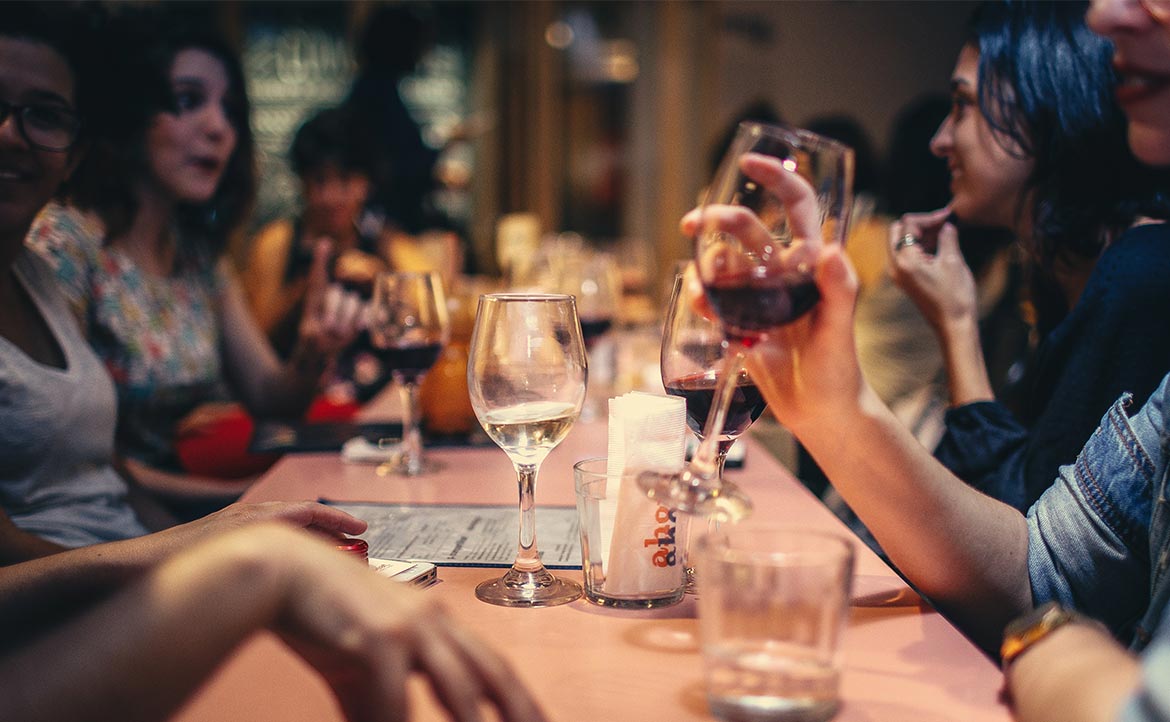 為什麼美國人常覺得亞洲人無趣、害羞或者無禮？｜Elsa Ho／國際職場與文化觀察筆記｜換日線