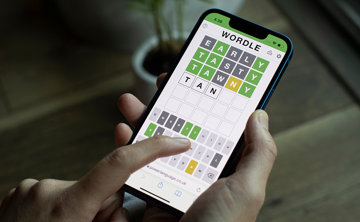 你今天 Wordle 了嗎？風靡社群的英文拼字遊戲，甚至引爆「英美大戰」！｜陳怡潔／在倫敦醒來｜換日線