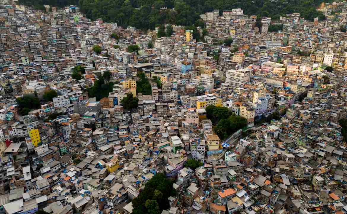 她因洗髮精廣告愛上行銷，從此展開「國際化 + 影響力職涯」的追夢之旅！｜換日線關鍵字 Podcast｜換日線