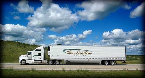 Trailer truck Labeled Image Dataset | images.cv