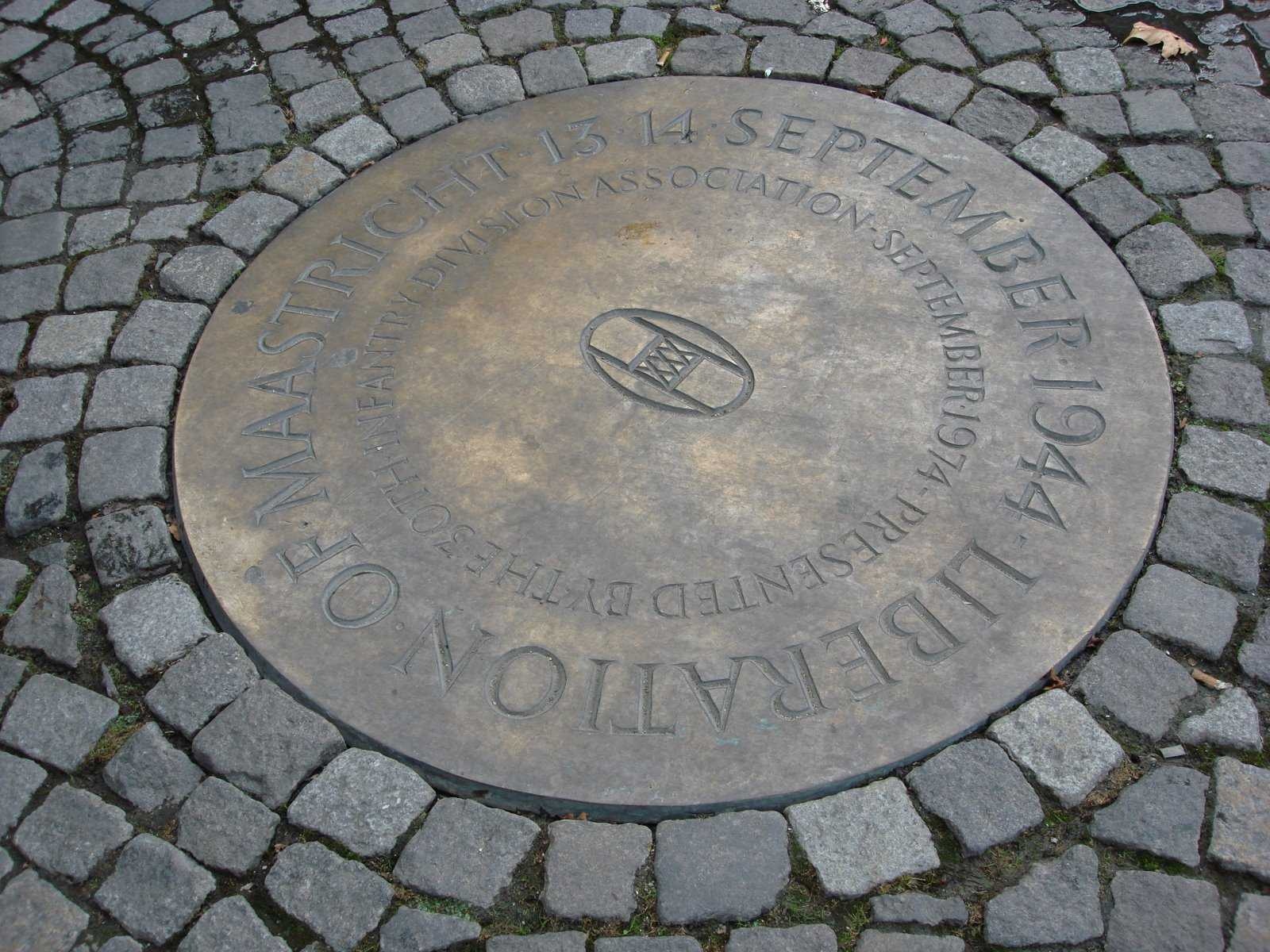 Manhole cover Labeled Image Dataset | images.cv