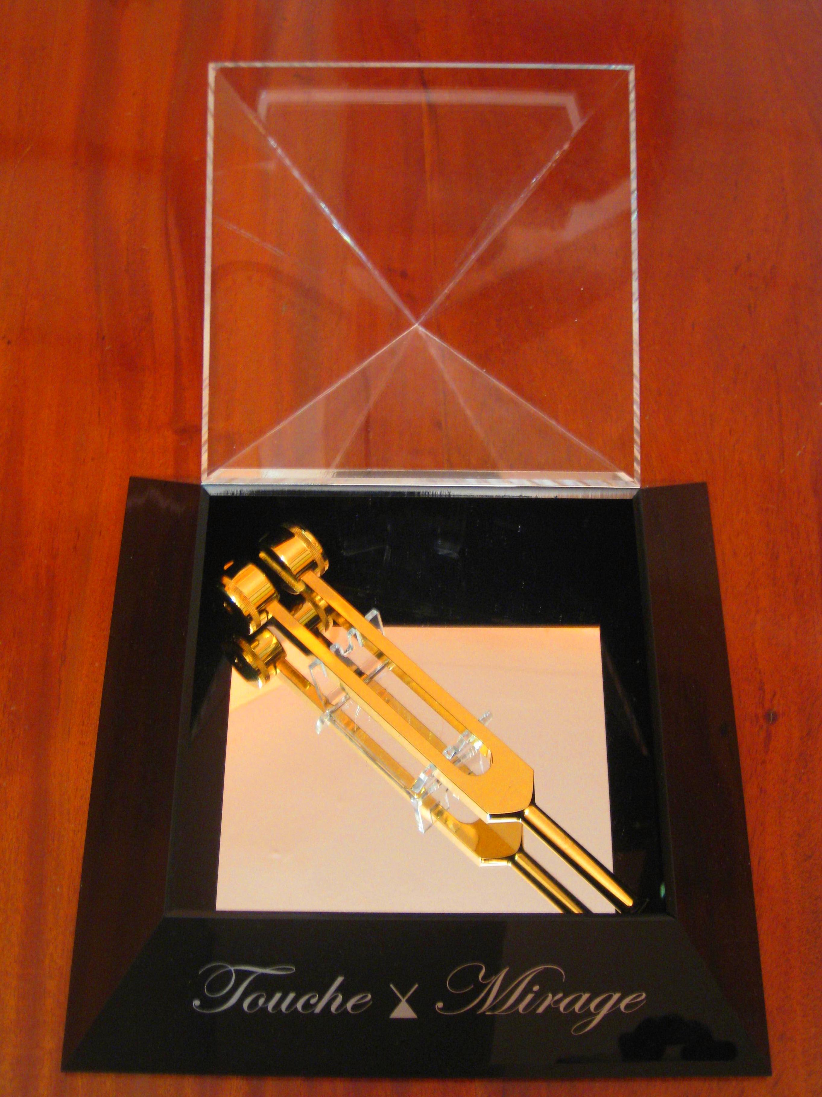 Tratamiento facial con diapasón Touche Le Mirage, Método Ari