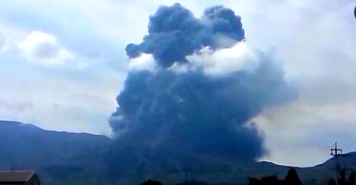 Japan's Mount Aso volcano erupts, spews 11,000-meter ash column ...