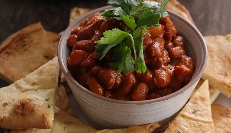 Butter Kidney Beans with Garlic Naan Dippers | Save-On-Foods - Save-On ...