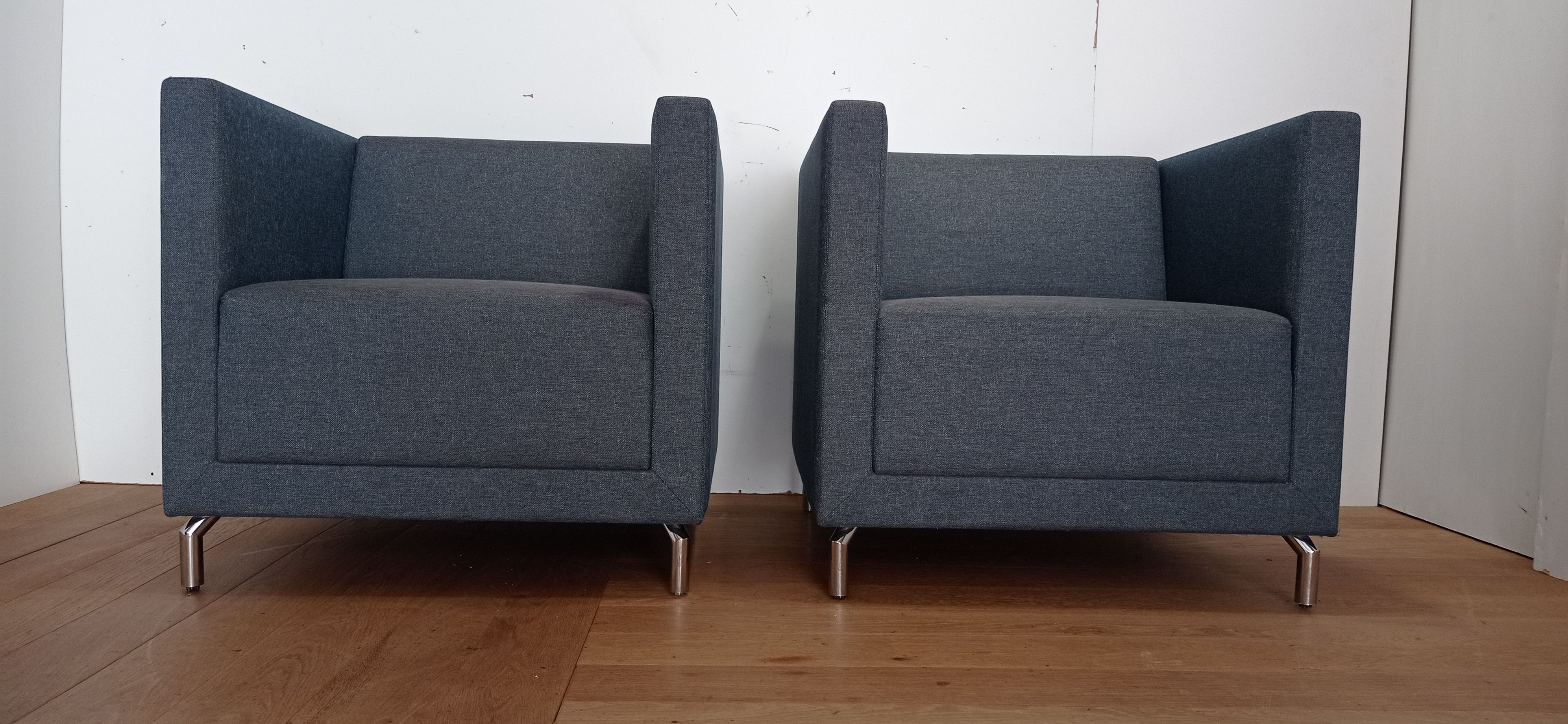 Set of 2 cobalt blue Low armchairs, | Deesup