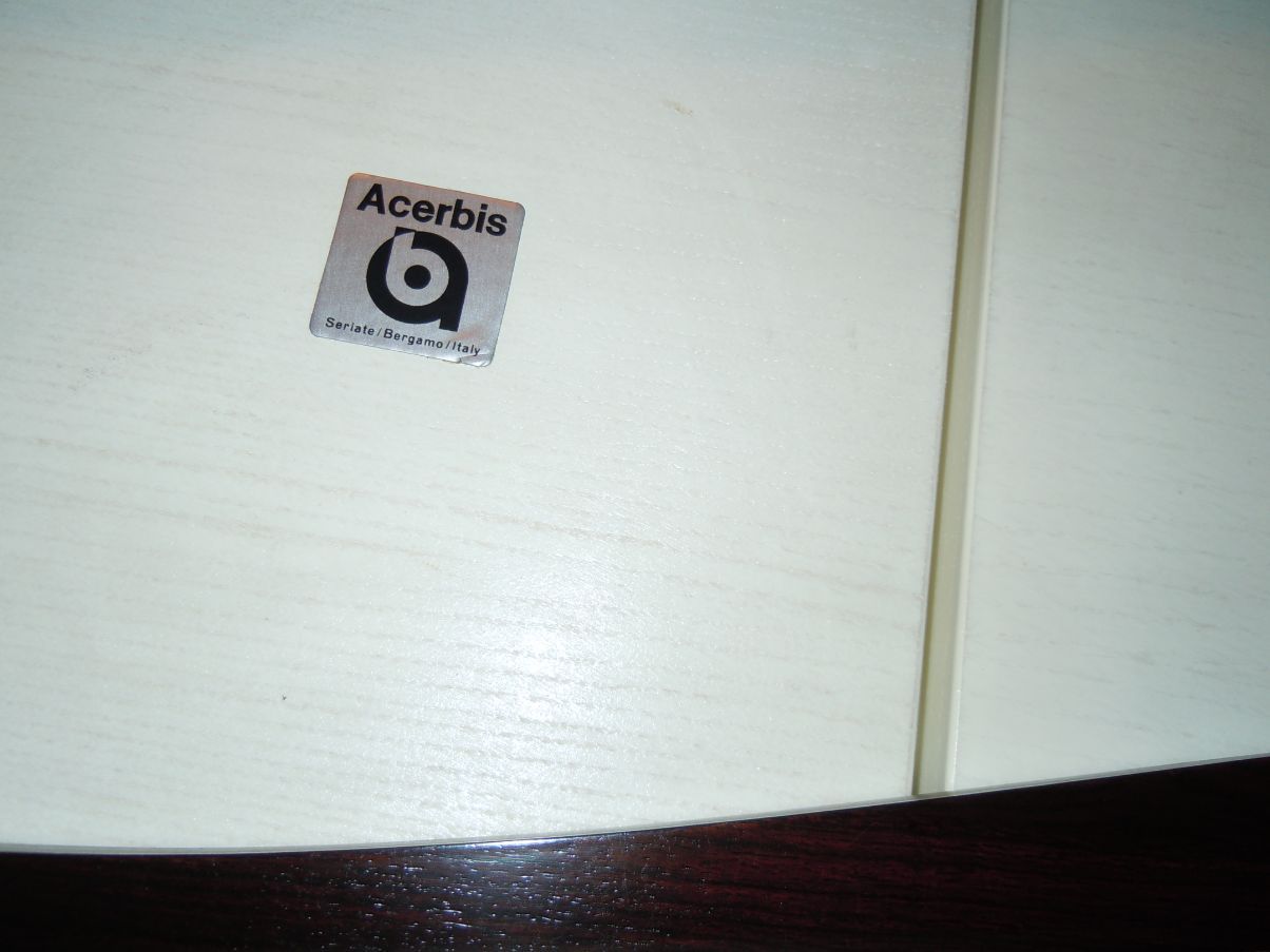 Esse round extensible table | Deesup