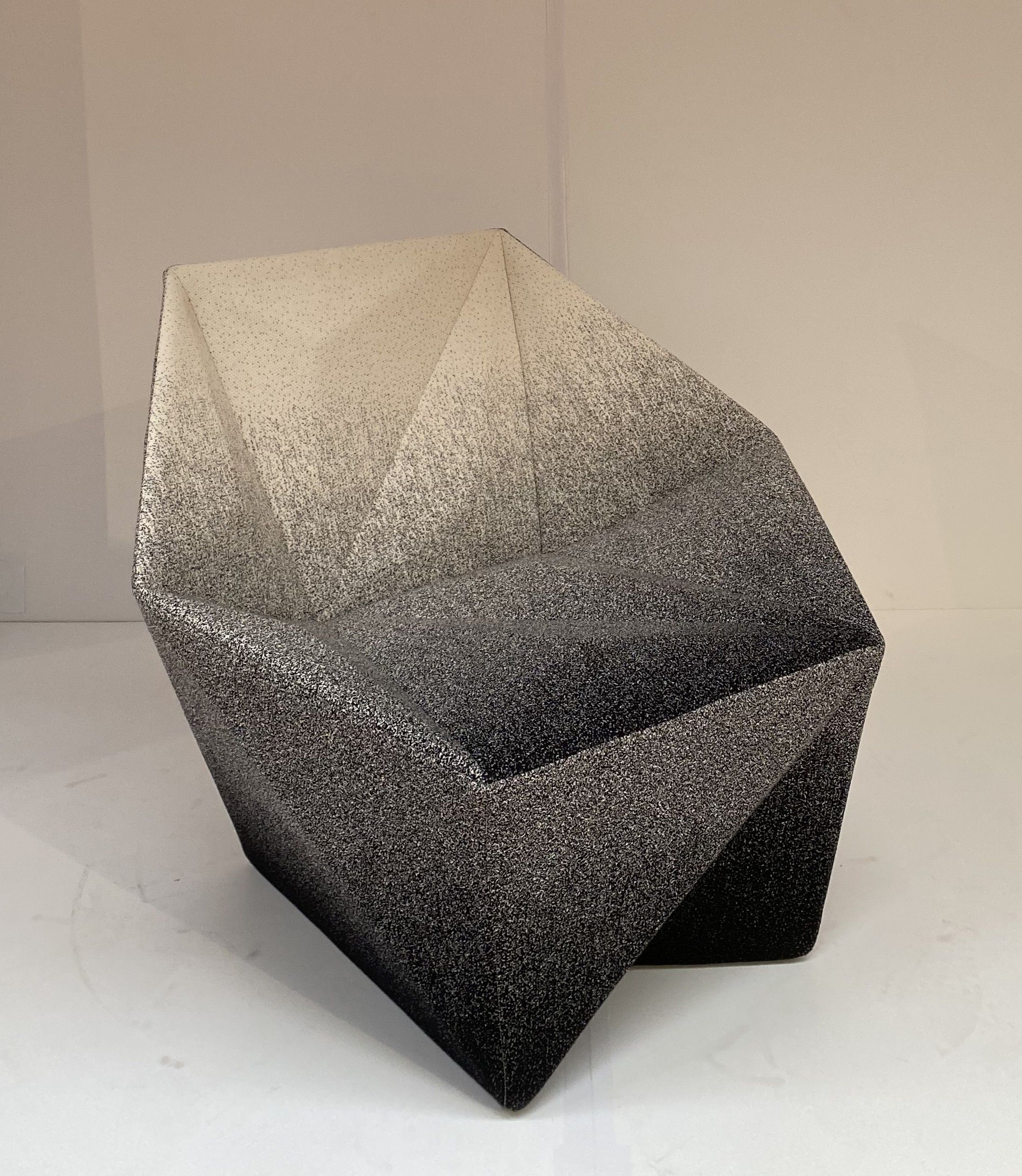 Poltrona Gemma di Daniel Libeskind in tessuto, Moroso | Deesup