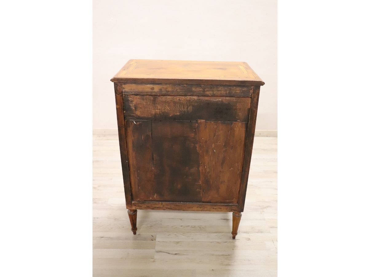 Cassettiera vintage in legno di noce intarsiato ('800) | Deesup