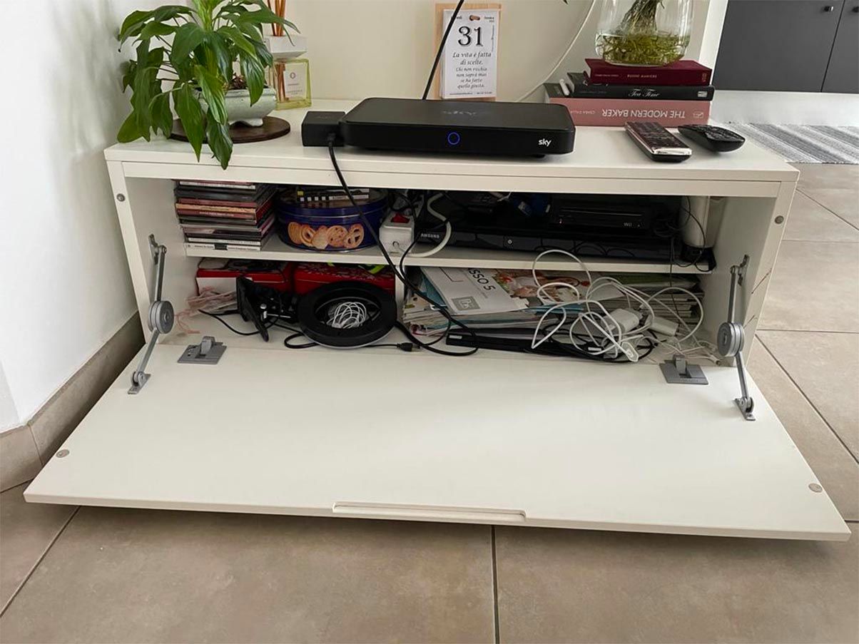 White TV cabinet, Poliform | Deesup