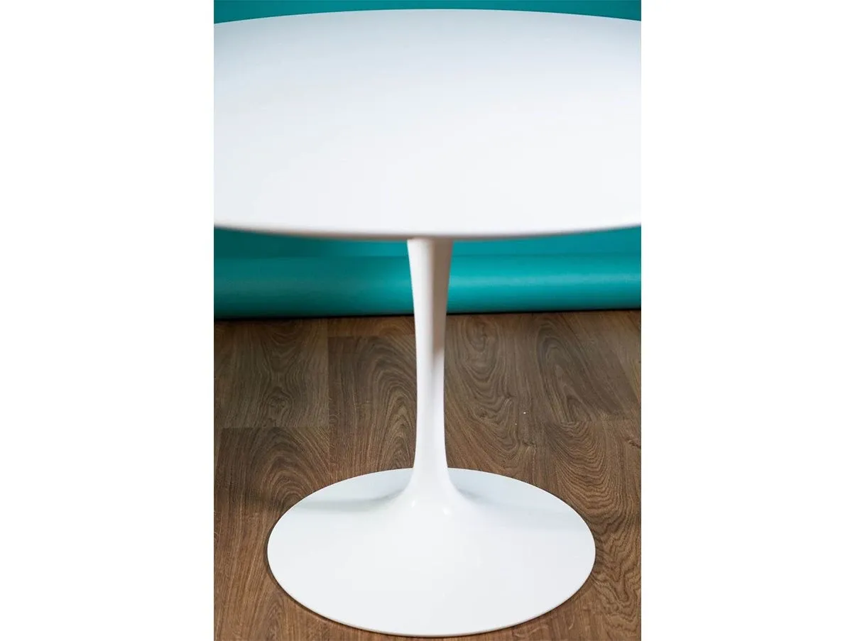 Tavolo rotondo Tulip di Eero Saarinen (bianco), Knoll | Deesup Tavolo rotondo Tulip di Eero Saarinen (bianco), Knoll | Deesup