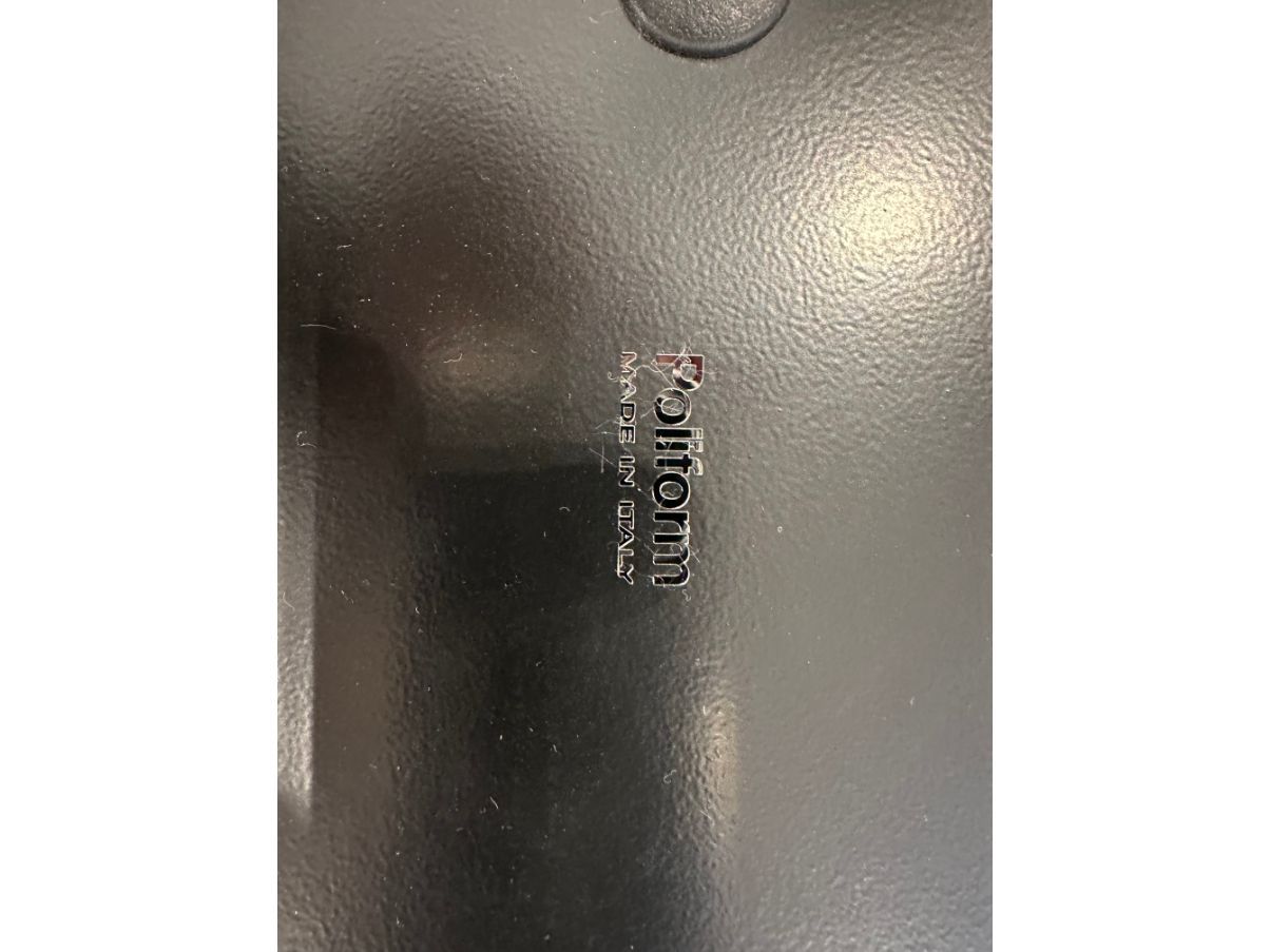 Round Mush coffee table in leather, Poliform | Deesup