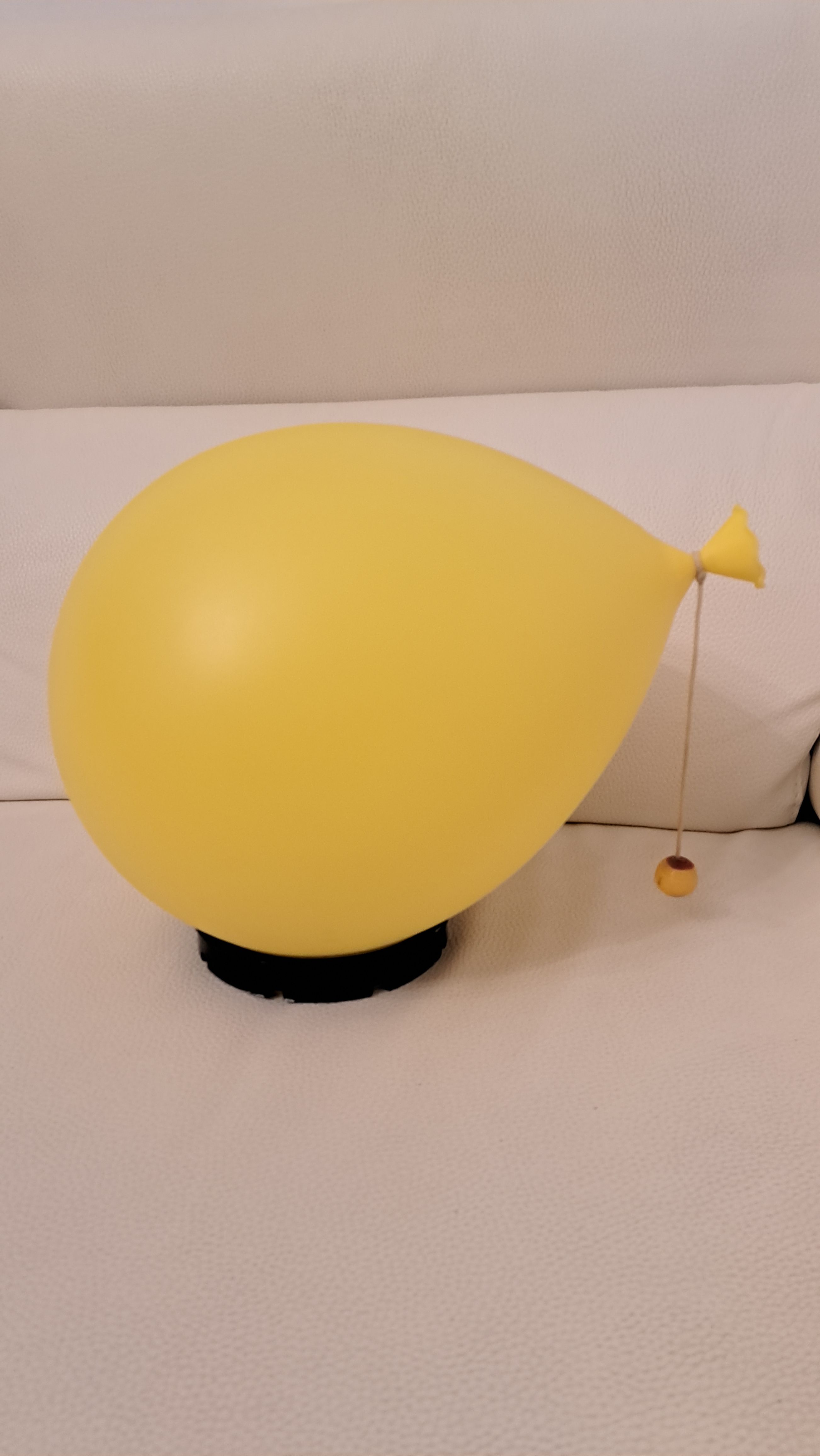 Yellow Baloon wall lamp, Bilumen | Deesup