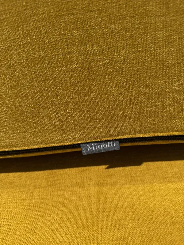 Divano Alexander giallo di Rodolfo Dordoni, Minotti | Deesup