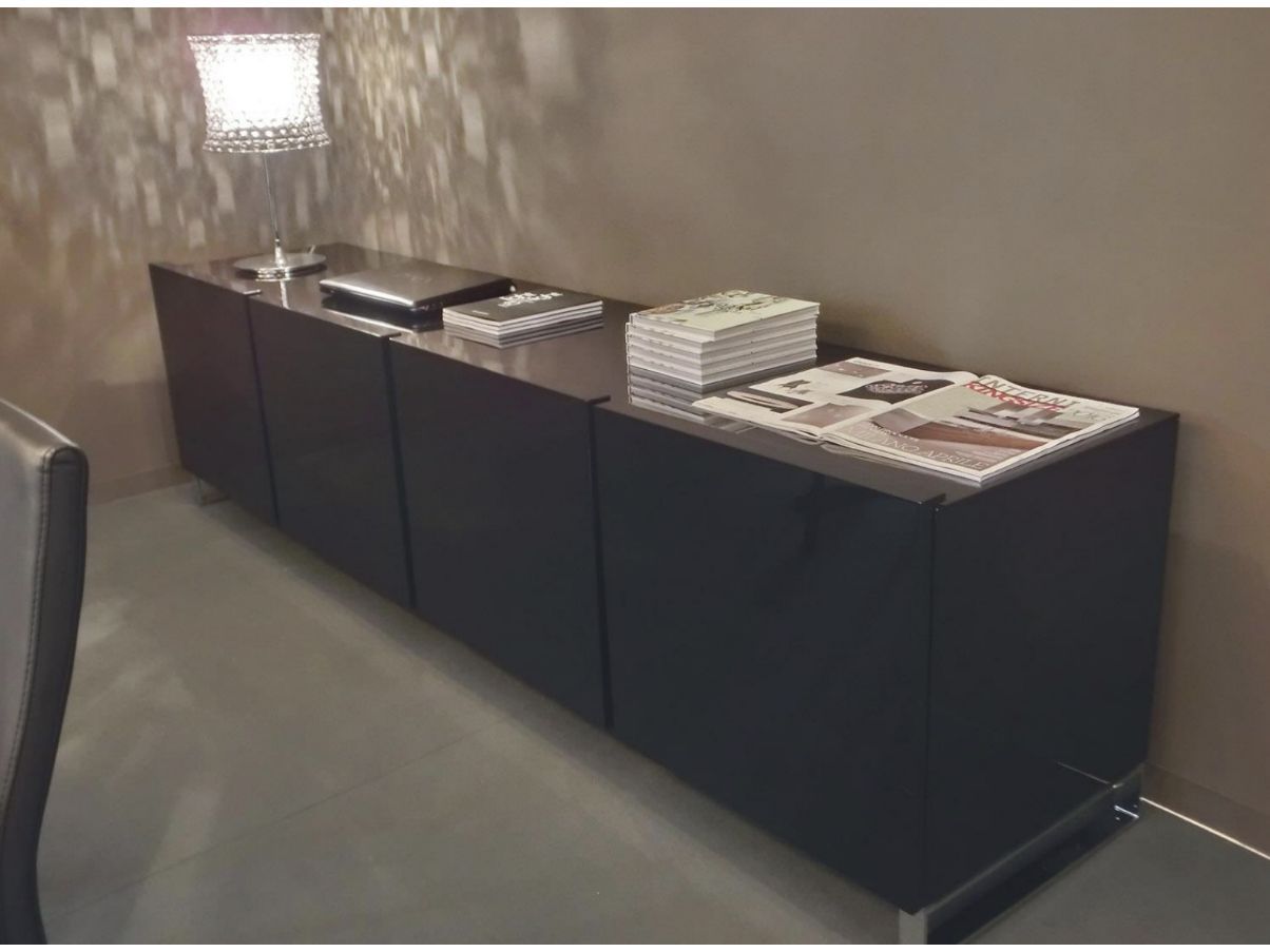 Madia in legno laccato nero, Poliform | Deesup