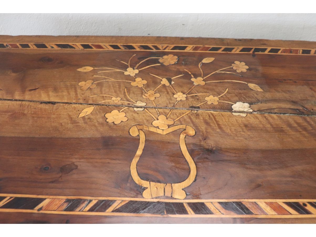 Vintage chest of drawers with walnut inlays ('600), | Deesup