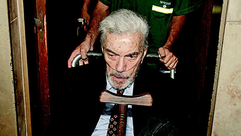 Murió Bussi, un símbolo de lo peor de la historia argentina • Diario ...
