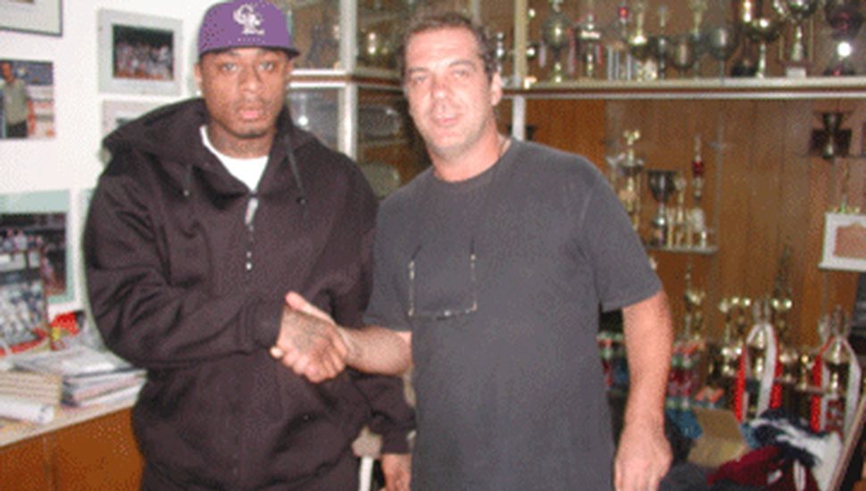 Llegó Jamal Levi Stukes y ya firmó el contrato con Argentino de Junín ...