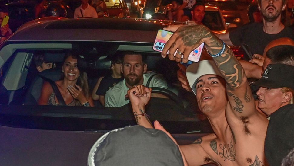 Messi festejó la obtención de la Copa del Mundo • Diario Democracia