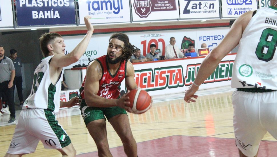 Ciclista Juninense cortó a Jeremy Ireland • Diario Democracia