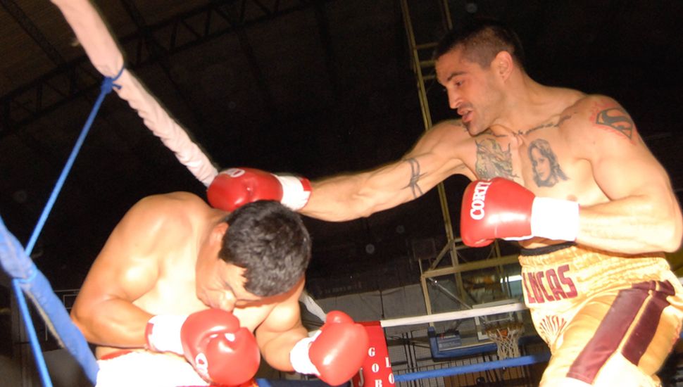 Hugo Casanovas debutó como profesional logrando un fulminante y rápido ...