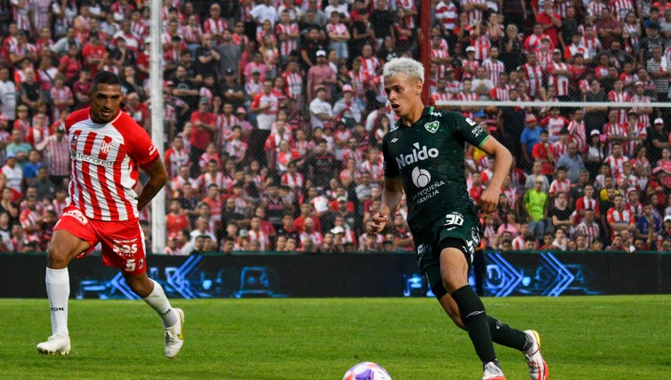 Noche de reencuentros y un debut esperado • Diario Democracia