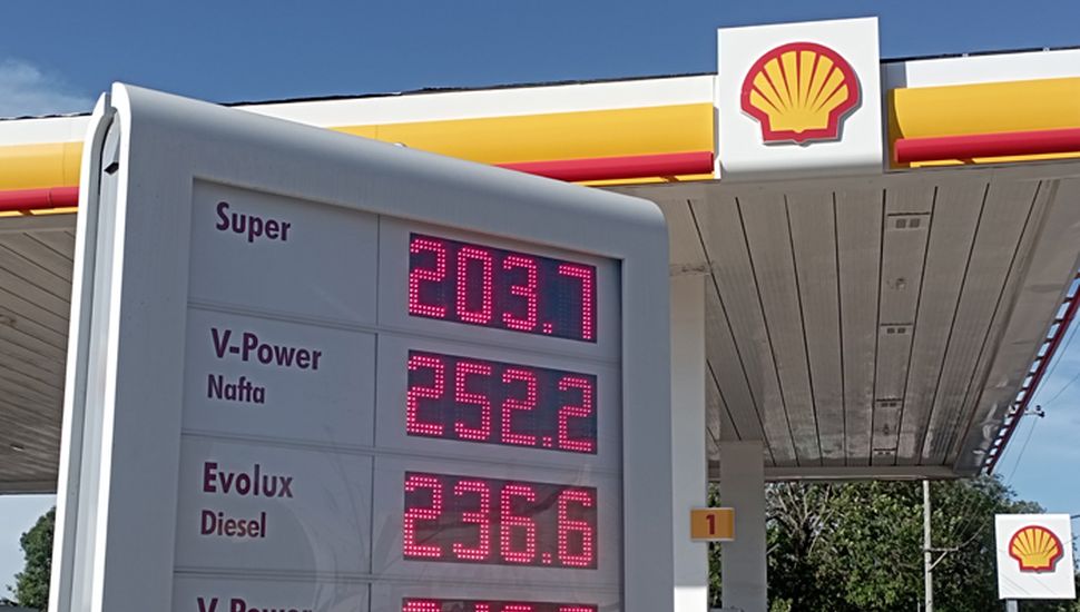 Shell aumentó un 4% los combustibles y la nafta súper ya superó los 200 ...