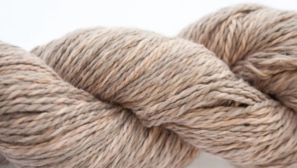 Taller de hilado de lana y arte textil • Diario Democracia