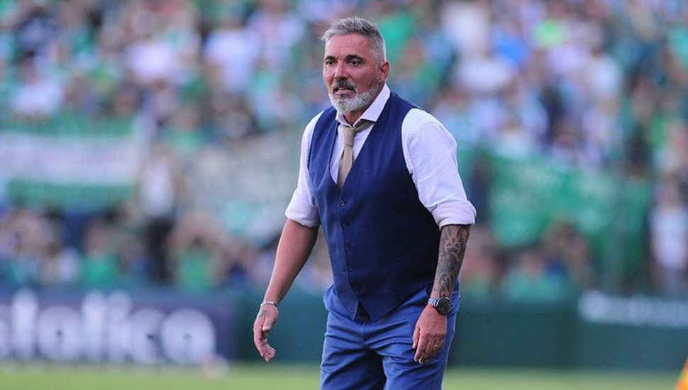 Sergio Rondina se convirtió en el nuevo entrenador de Sarmiento