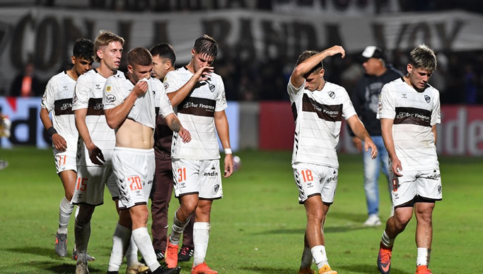 Platense tropezó con Estudiantes de La Plata • Diario Democracia