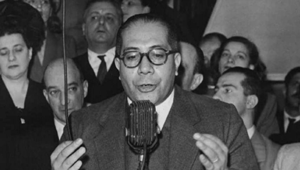 Homenaje al doctor Ramón Carrillo • Diario Democracia