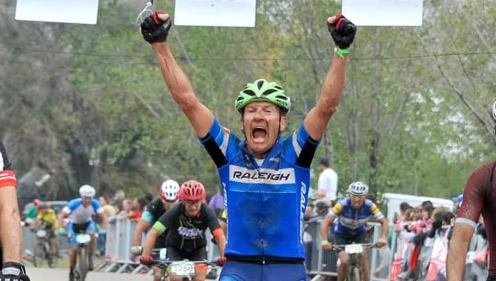 El ciclista rojense Gustavo “Lito” Ruiz fue distinguido tras ganar la ...