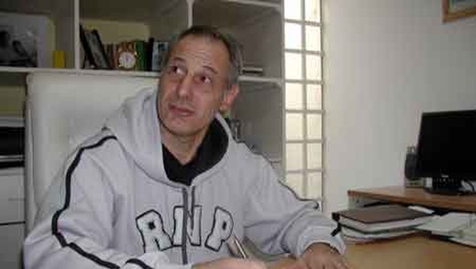 Héctor Santini firmó el contrato con Ciclista • Diario Democracia