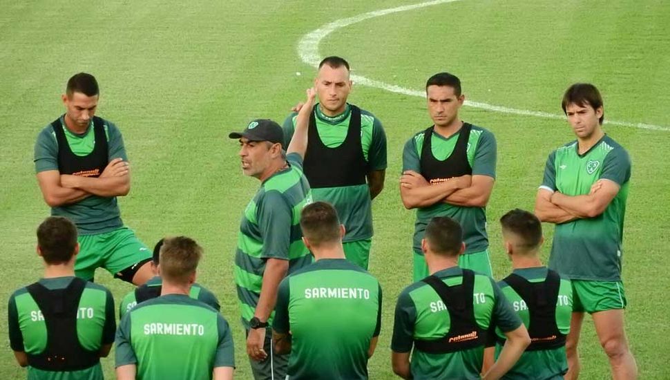 Sarmiento: Lucas Landa está en duda en el equipo titular que visitará a ...