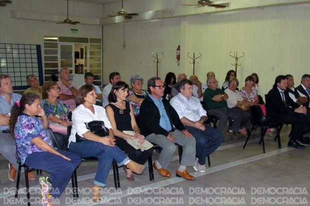Equipo de cobaltoterapia • Fotogalería • Diario Democracia
