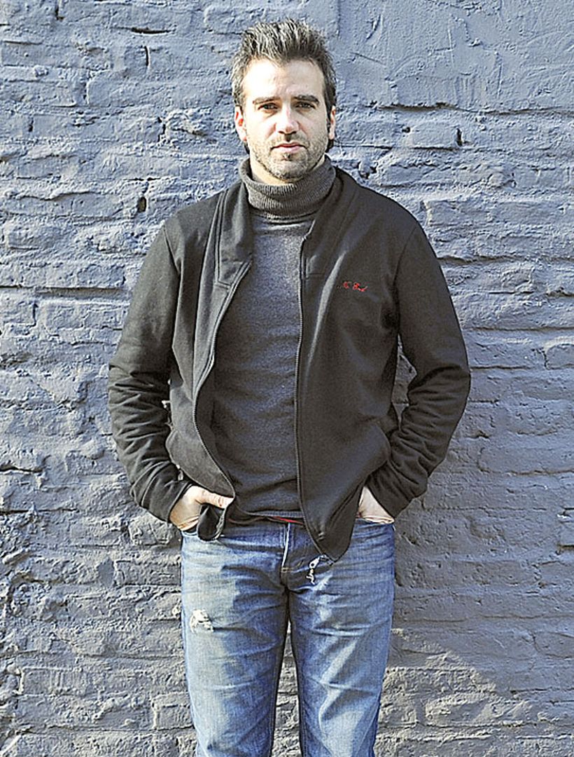 Daniel Hendler descubre la televisión en "Graduados" • Diario Democracia