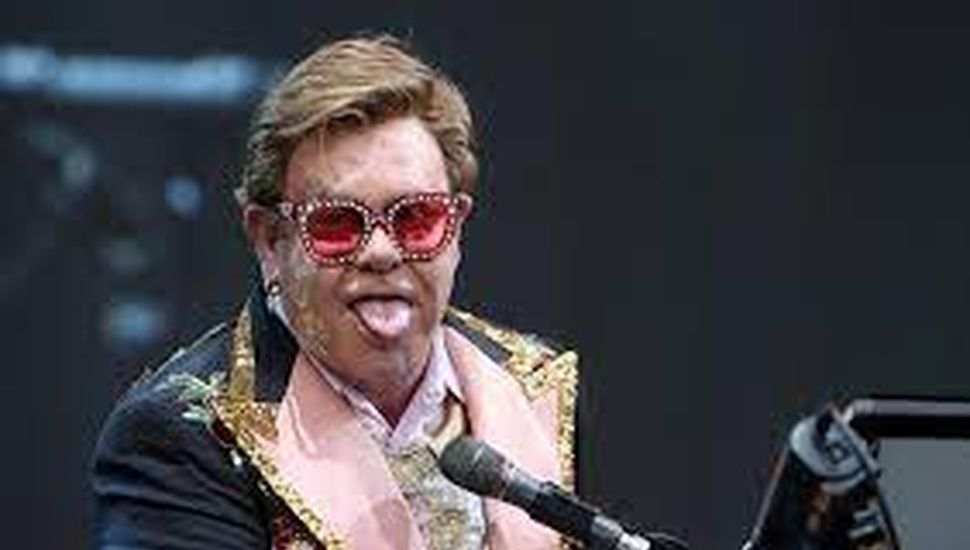 Elton cumple 75 El genio escondido en la extravagancia