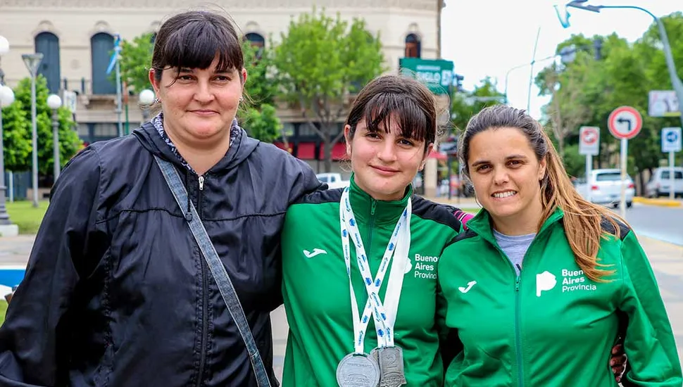 La nadadora Brisa Díaz fue agasajada por su intervención en los Juegos ...