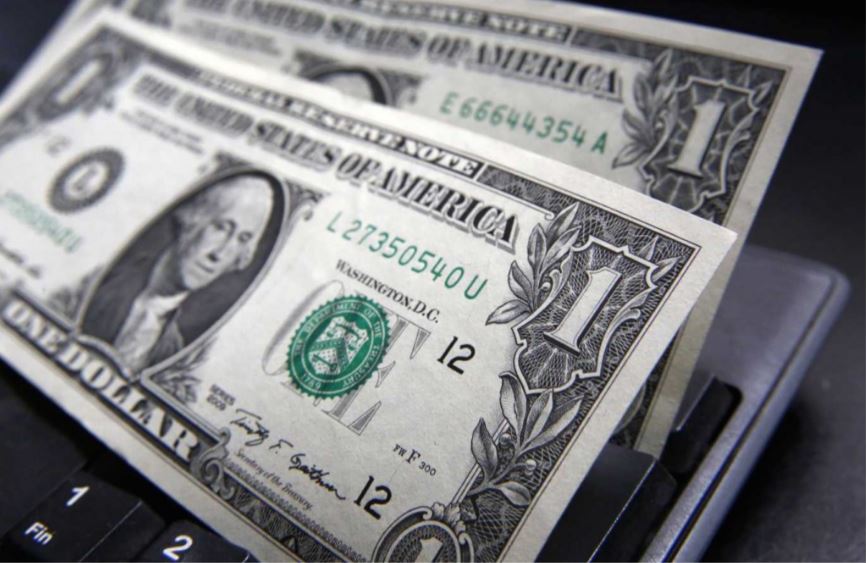 El dólar blue y las cotizaciones caen tras las medidas del campo