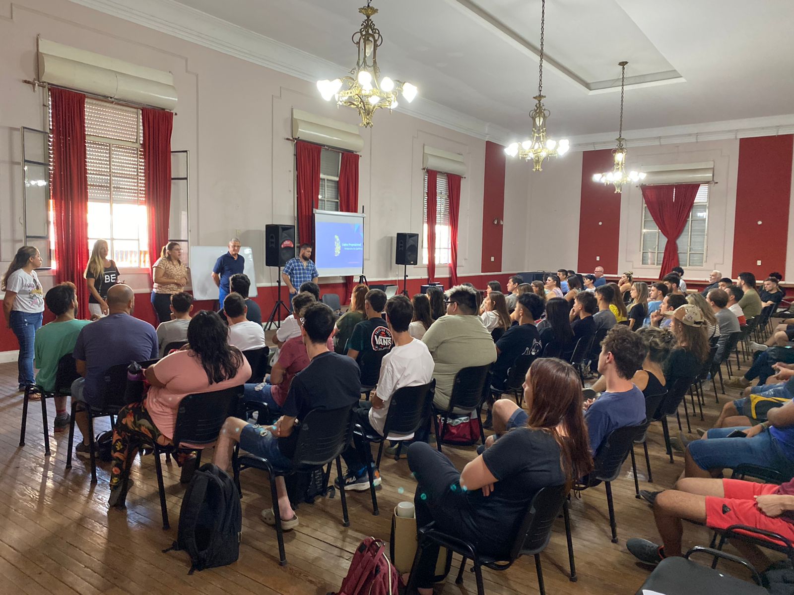 Curso de ingreso en la sede de la UNNOBA