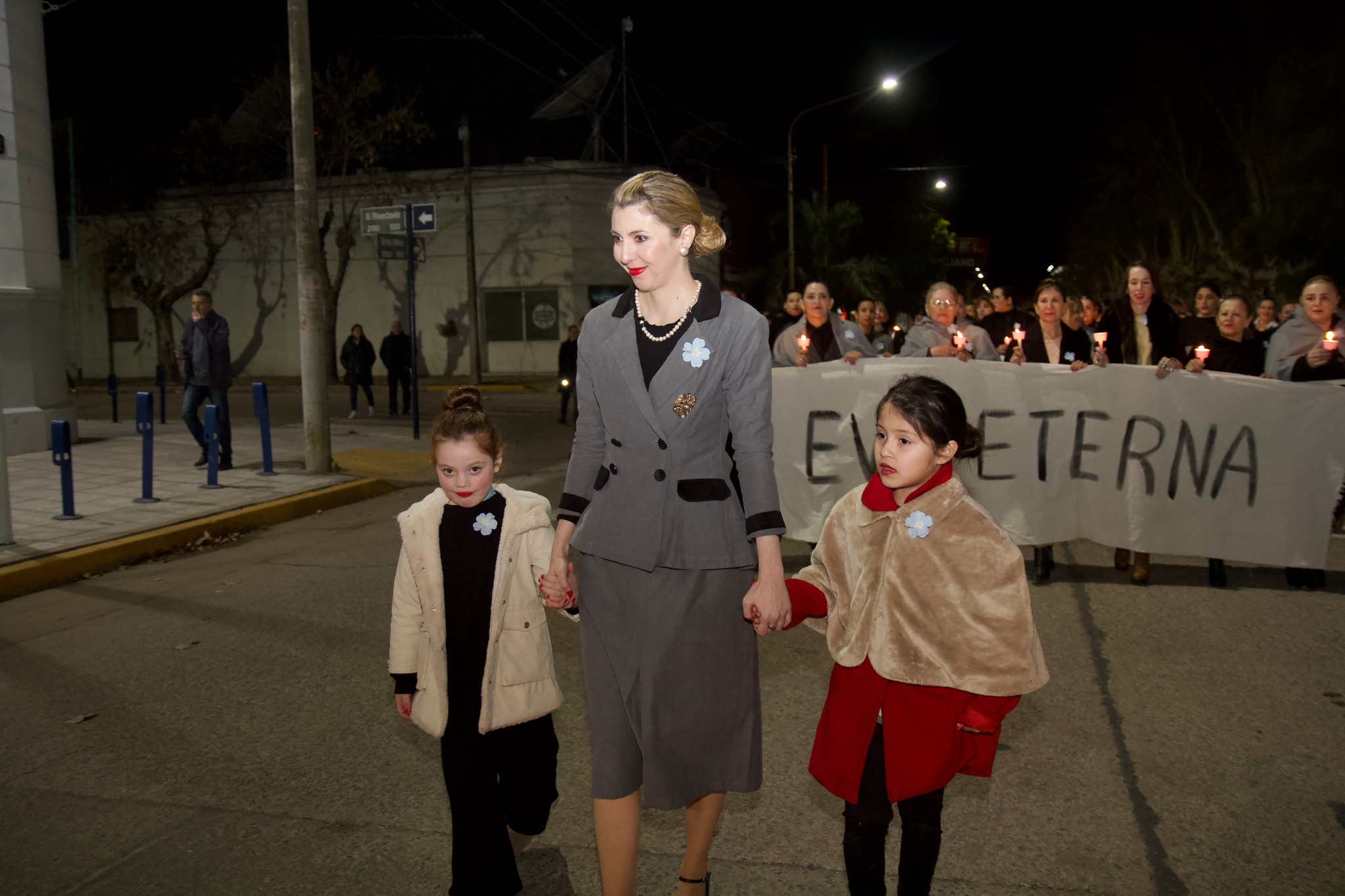 Marcha de las antorchas y homenaje a Eva Duarte de Perón