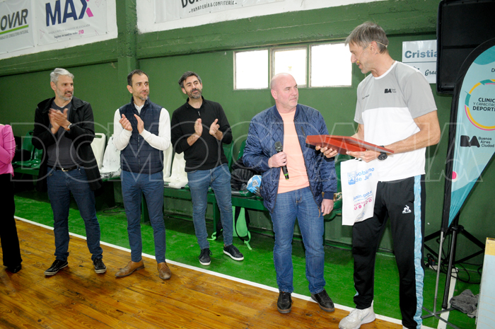 Marcos Milinkovic brindó una clínica de vóley