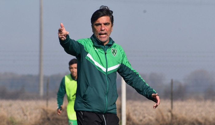 Sarmiento presentó a su primer refuerzo