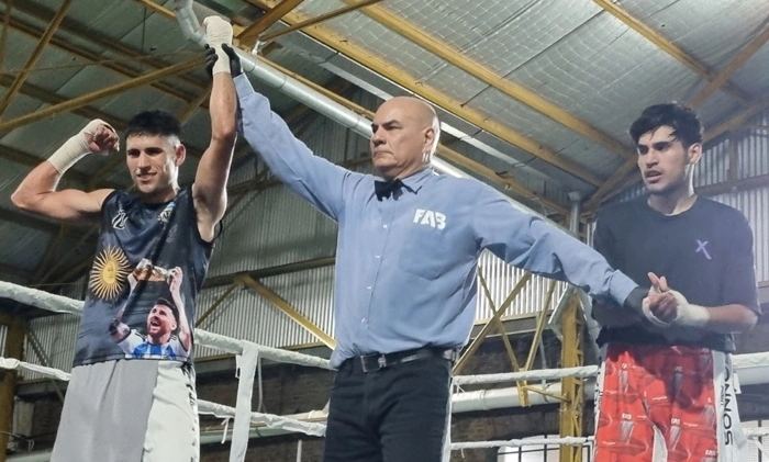 Logró su debut profesional la boxeadora "La Maquinita" Burgos